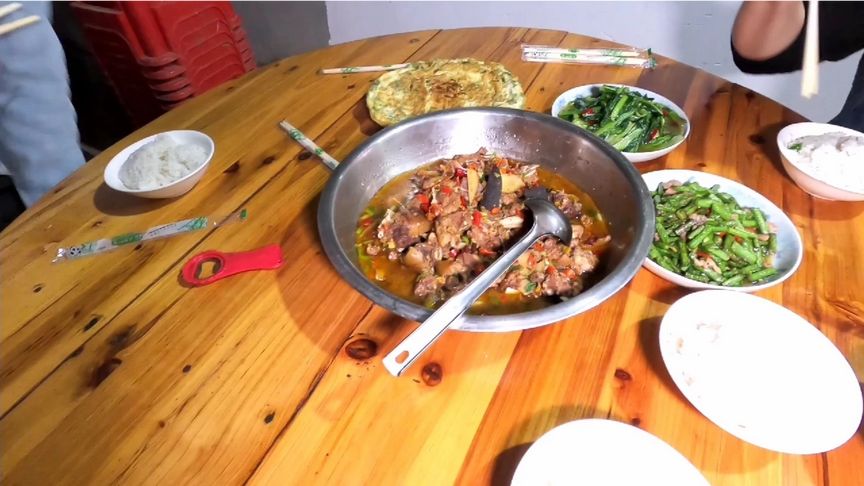 冬季吃狗肉不要太爽了,狗肉滚一滚,神仙坐不稳