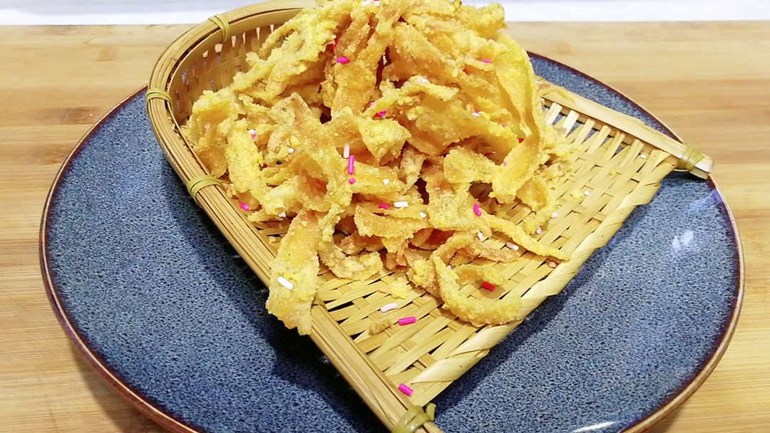 地瓜最酥脆的做法,还不需要用刀切,谁看了都会喜欢的一道菜