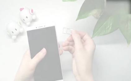 oppo手机内存卡怎么拿出来?