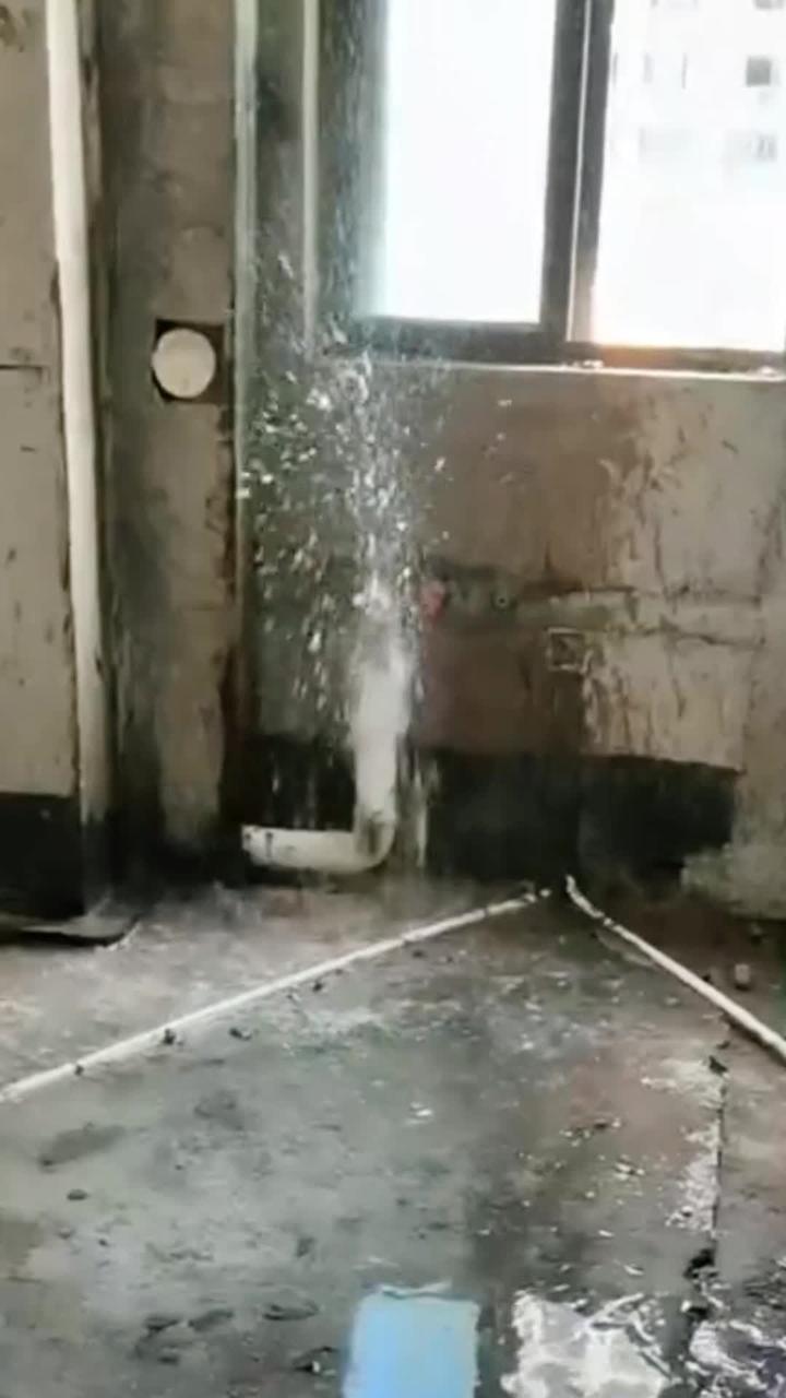 二层以上的厨房出现返水溢水可以这样安装下水管,安装简单不用找水...