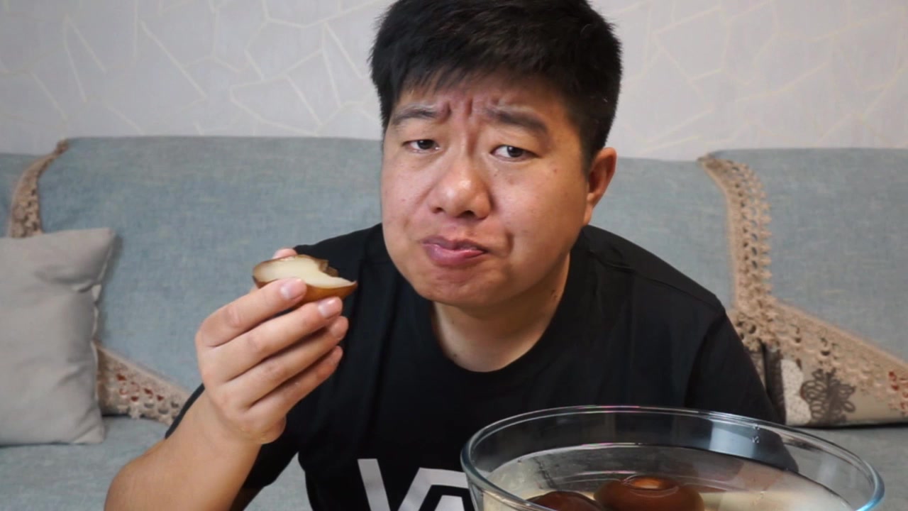 “网红水果”东北冻梨:只有吃过东北冻梨之后,才会明白为什么东北人...