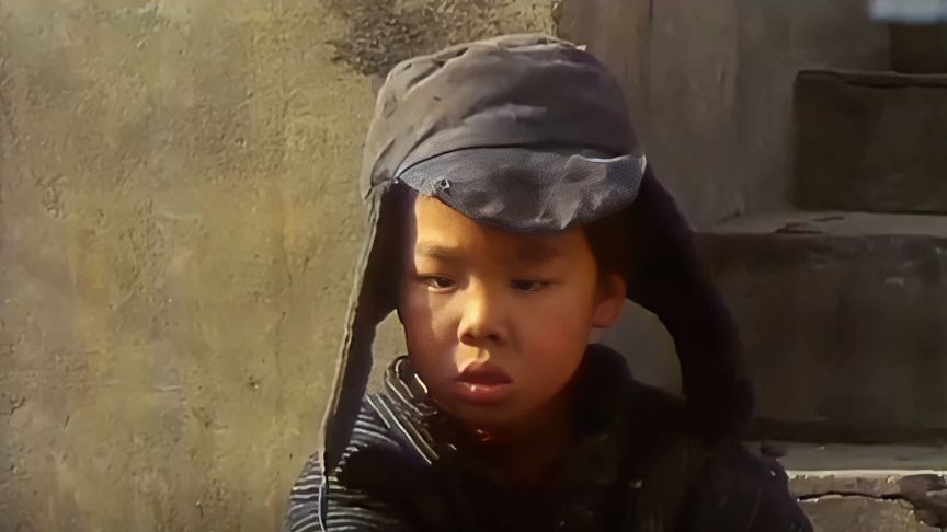 残疾儿童在饭店乞讨,却被亲生父亲赶出门(1/3)