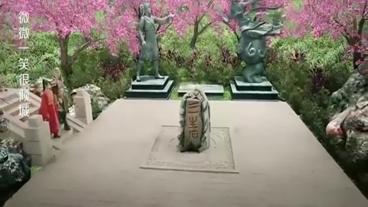 微微一笑很倾城:微微一修好电脑,就开始玩游戏,真是个游戏迷!