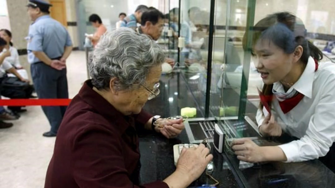 缴纳社保到退休,家人不幸坐牢,还能正常领取养老金吗?