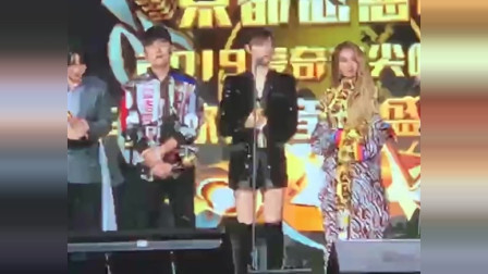 周杰伦蔡依林世纪同框, 成功逗笑蔡依林, 引满满回忆