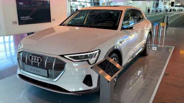 奥迪e-tron电动汽车,看了惊艳的外观展示买不买自己决定