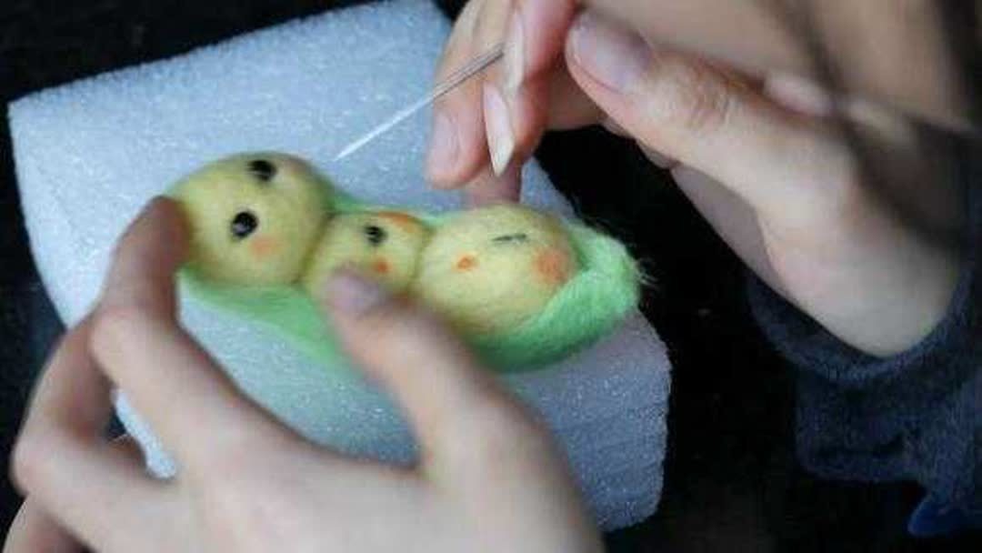 学姐教你做羊毛毡,在家就能学会,步骤简单,适合送女友