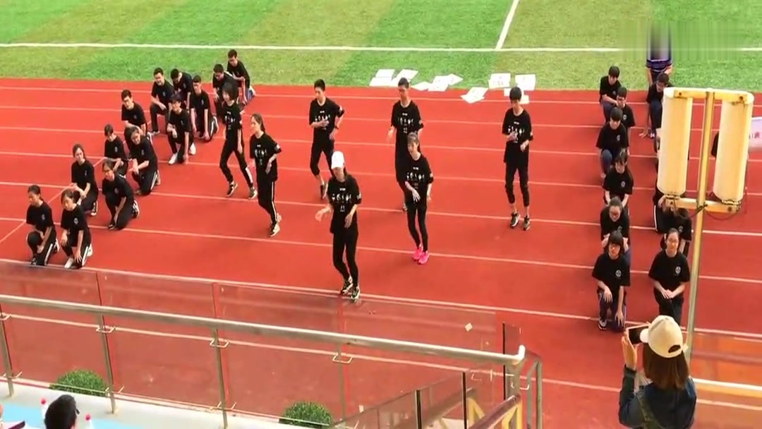运动会开幕式!小姐姐完美《Good Time》《Seve》高能涌动!