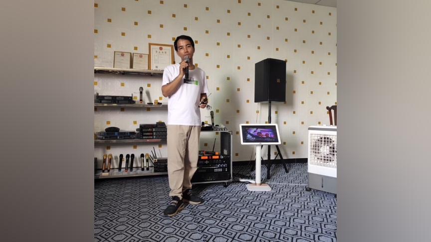 调频UHF无线话筒一拖二腰包领夹头戴耳麦胸麦麦克风话筒厂家