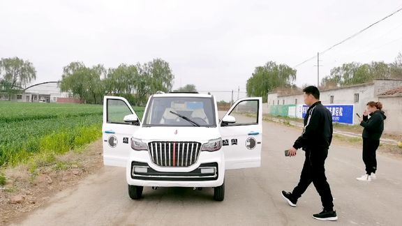 红旗新款双排皮卡,一车多用,能拉人能拉货,自动挡好开不用证