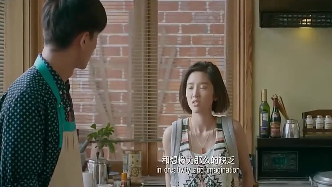 小伙洗澡洗到一半,美女来视频电话啦,小伙被美女看光啦