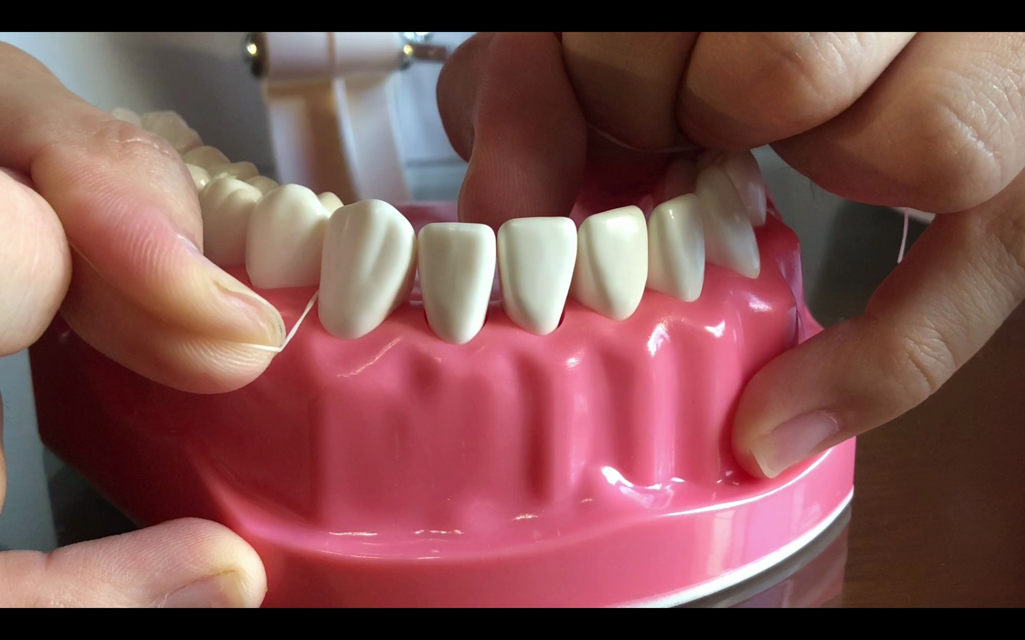 教你怎么用牙线(学废了吗)