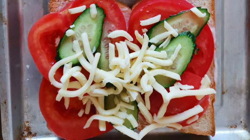 自己制作的简易披萨好吃又简单