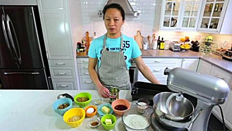 蛋糕咋做 做生日蛋糕视频 在家做蛋糕 蛋糕简单做法