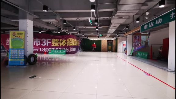 我骑车很菜,就表演一个简单的上车动作给你们#张京坤club 看吧