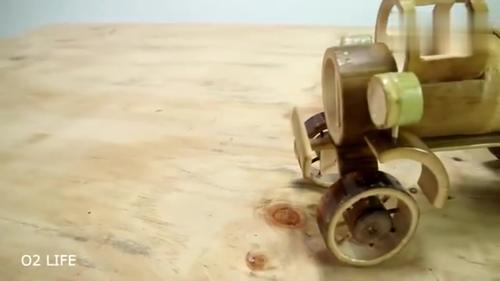 最不缺的就是人才!用竹子制作玩具模型,这构思真是大开眼界