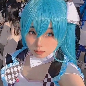 Aksia芜夏 