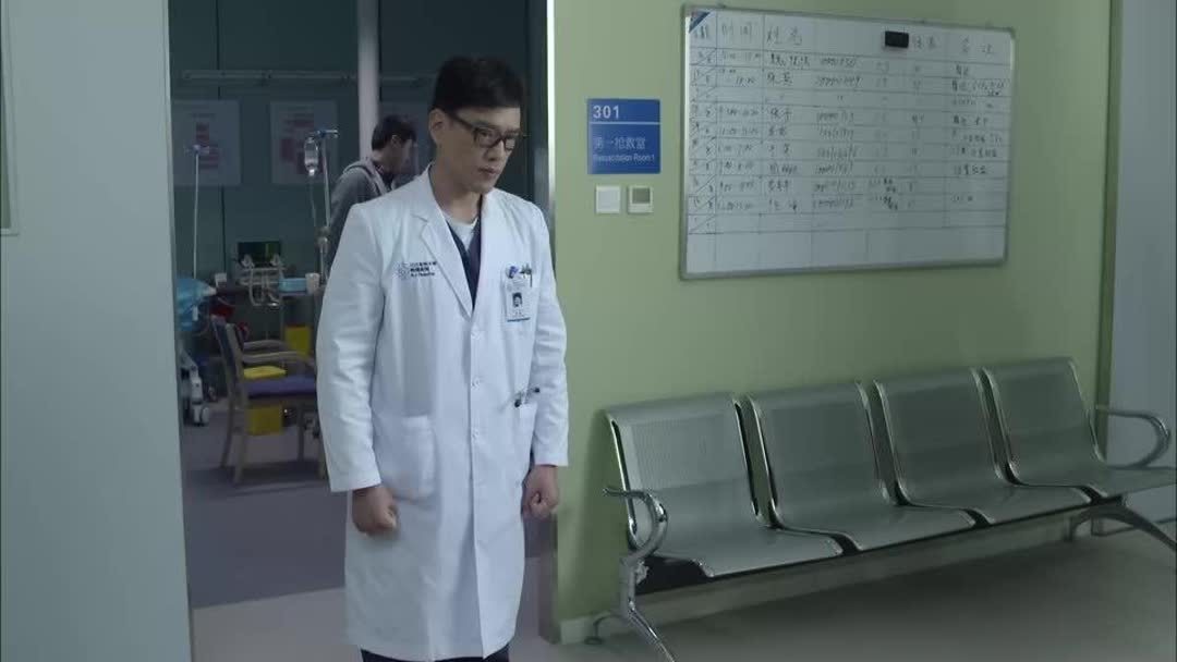产科医生:男医生一出病房门口,脸色大变,病人得情况不对劲!