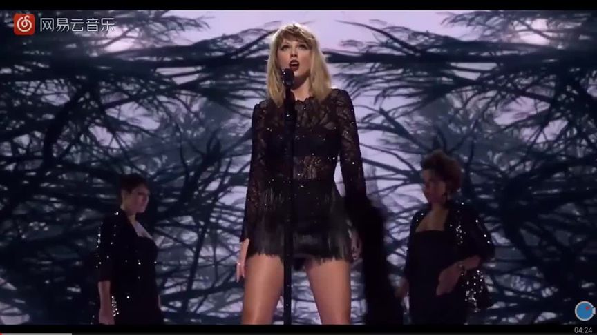 Taylor Swift 霉霉现场演唱会总是那么卖力,大赞!