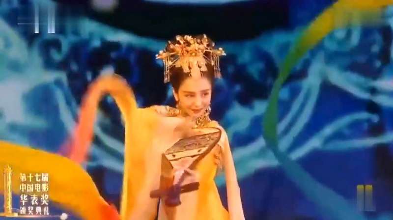 佟丽娅华表奖舞台表演舞蹈敦煌飞天,确定是仙女本人了