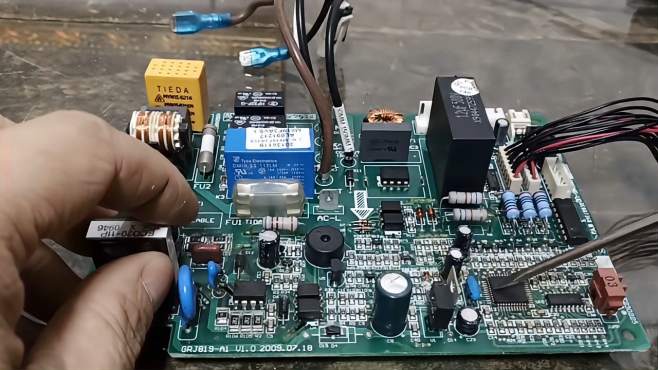 怎么认识格力变频空调内机主板的构造及工作原理的过程