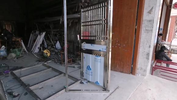 分享简易不锈钢门制作过程