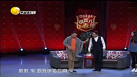 搞怪弟弟单枪匹马模仿动物世界,逗得蔡明捧腹大笑!