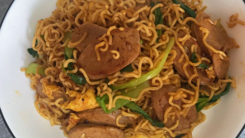 泡面的神仙吃法!懒人必学的三分钟炒方便面,做法简单味道好!