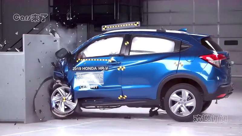 2019款本田HRV,看完碰撞测试,你有没有对日本车的外壳改观了?