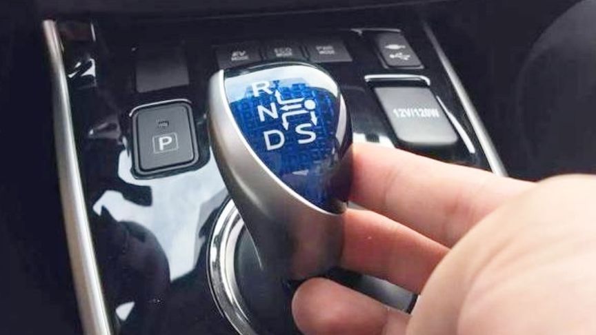 开了两年自动挡,还不会用车上的L、S、M档?听听老司机的讲述