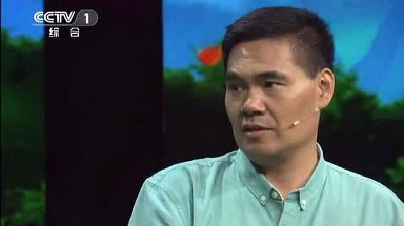 男子寻找6岁时救命恩人,现场说出当年的经历,倪萍觉得不可思议