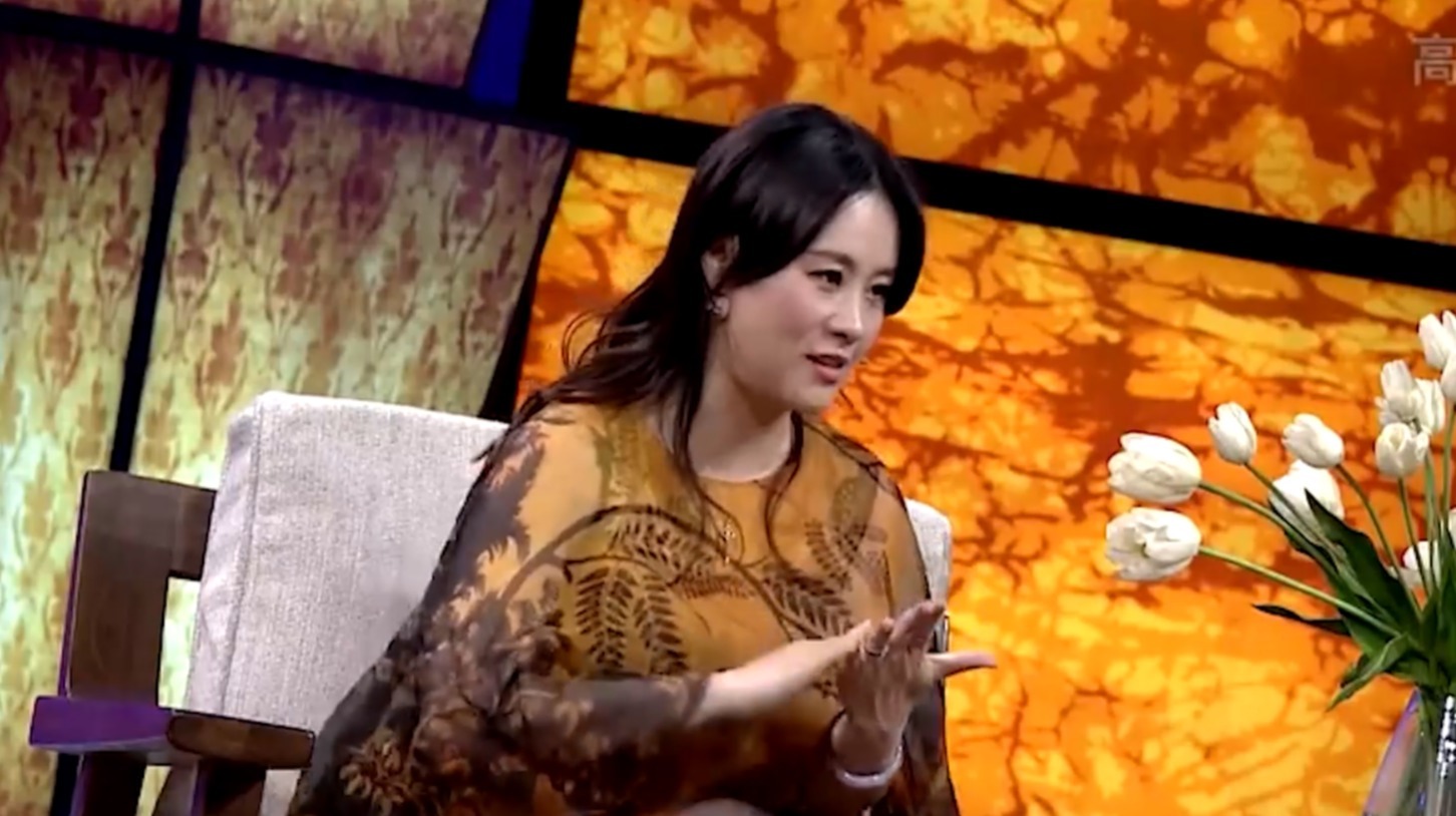 邬君梅真是太皮了,愚人节的时候骗老公,她老公立马生气了!