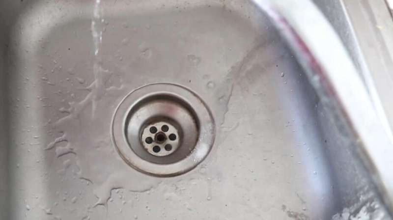 洗碗池下水道堵了?用家中这几样即可轻松疏通!很多人都不知道