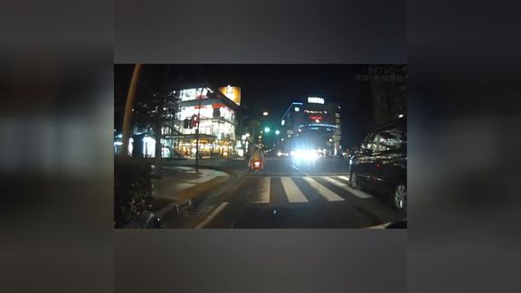 行车记录仪拍下的日本车祸合集,欧美的看厌了偶尔也看看日本的