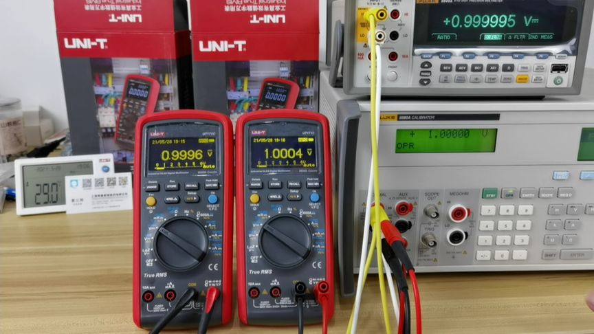 优利德UT171C四位半60000字手持万用表,电压检测