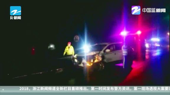 只因太疏忽!货车翻车后,两车又先后撞上