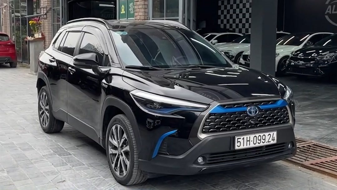 2022款丰田卡罗拉锐放混动版实拍,太惊艳了,买不买锋兰达自己定