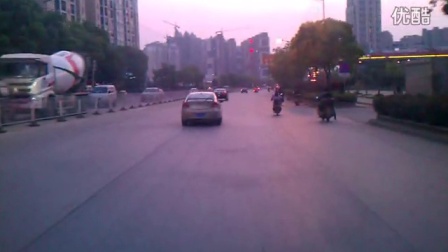 手机改行车记录仪