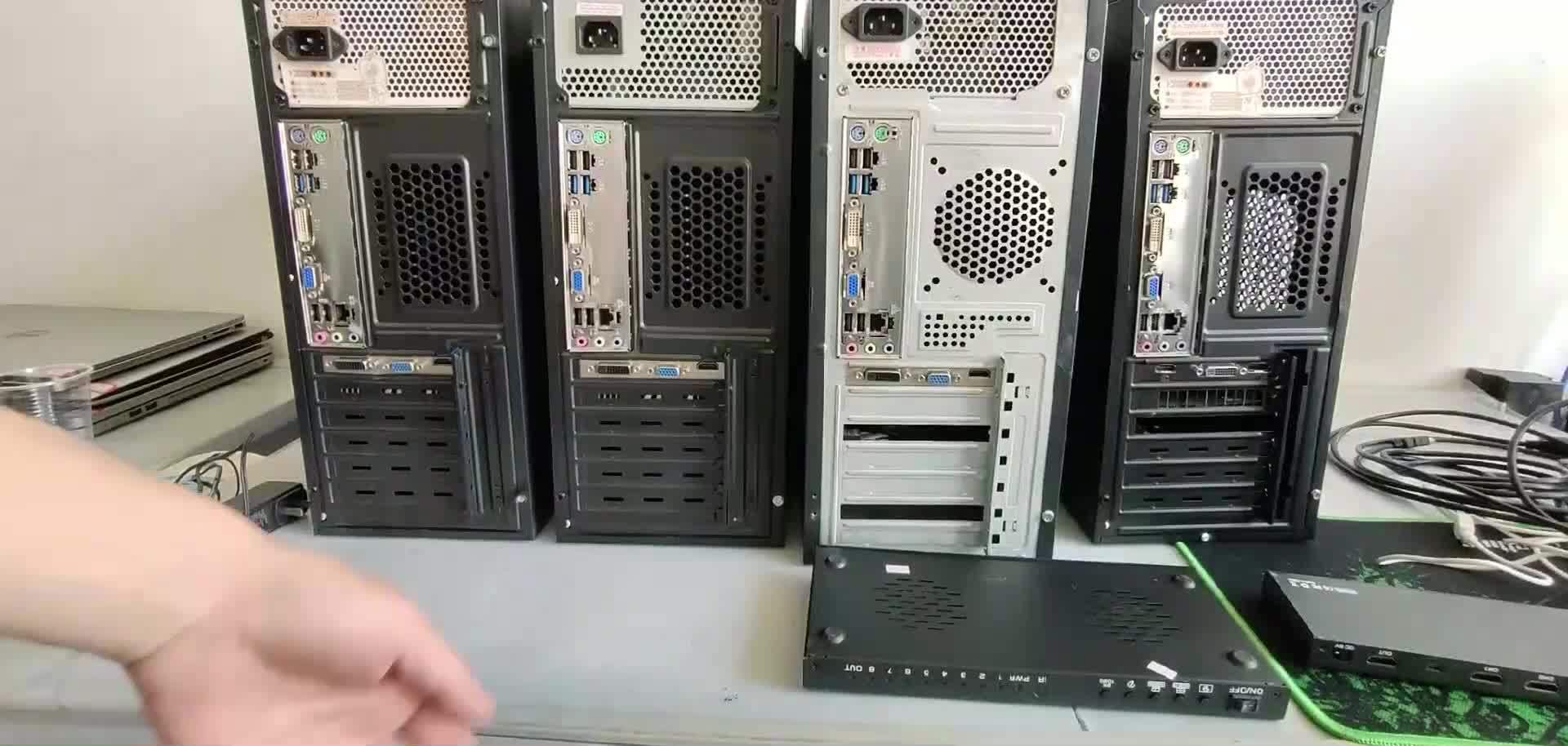 实现一个显示器同时显示多台主机的画面