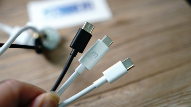 拼多多上1元数据线和官方原装的到底有多大区别?结果难以置信!