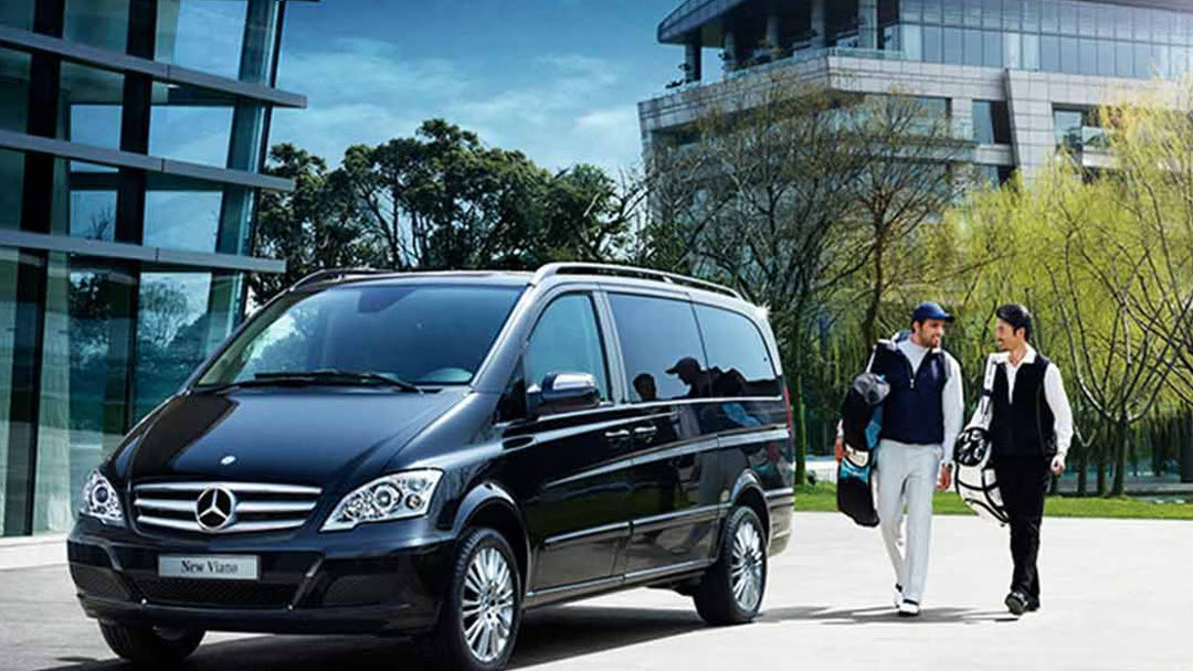 和领导出门一起坐车,自己坐副驾还是让领导坐?三种方法非常实用