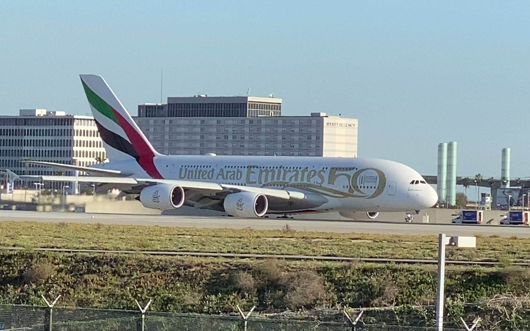 阿联酋航空50周年彩绘A380洛杉矶国际机场起飞