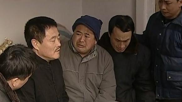 马大帅:村民们得知马大帅变瞎痛哭不已,纷纷带来年货照顾他!