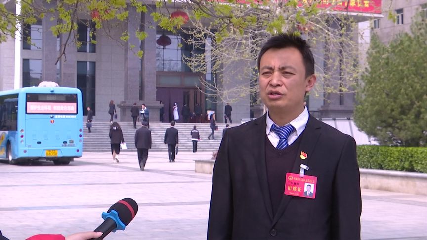 两会访谈|采访人大代表车林驾