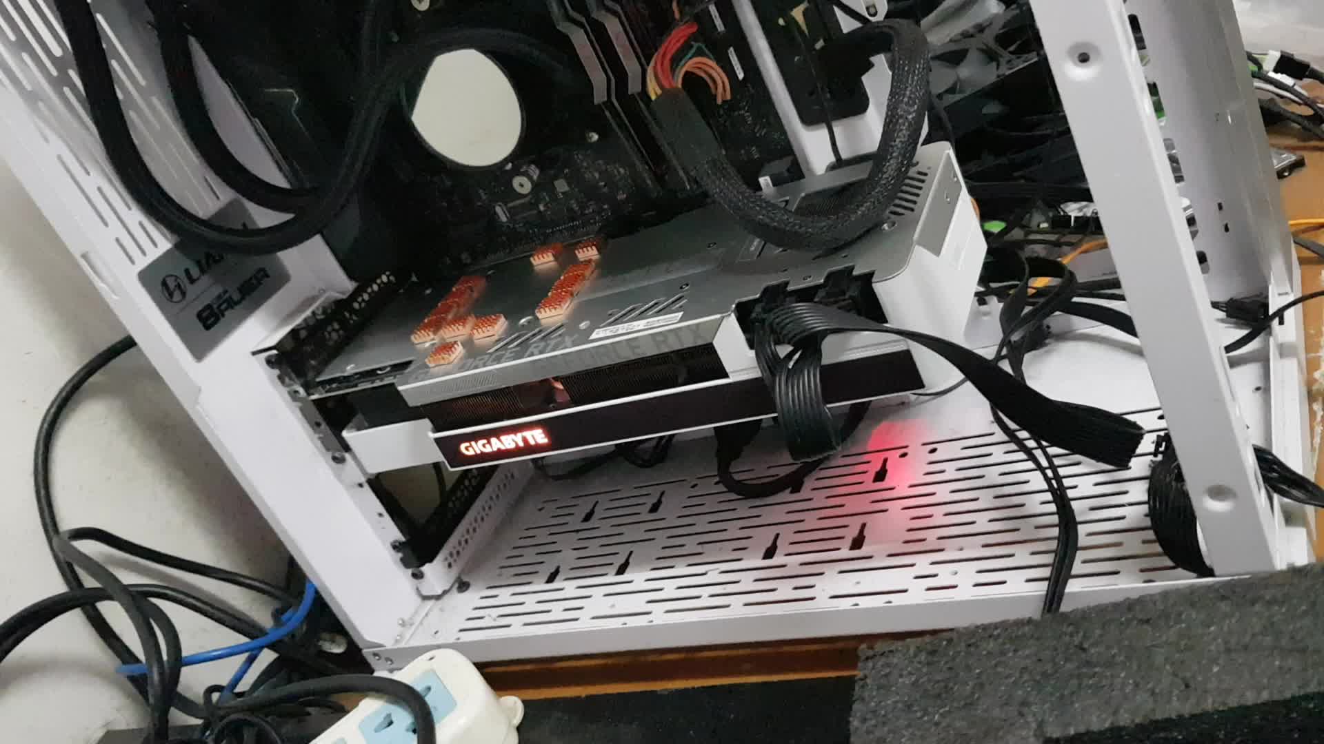 技嘉 RTX 3080 VISION 显卡改装散热 更换与增加没差定制导热硅胶...