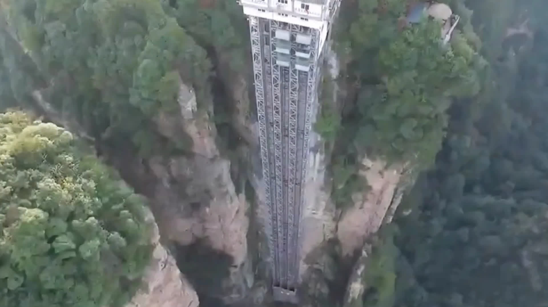 造价1.8亿的电梯你见过吗?