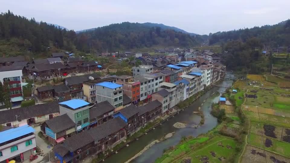 大山里的侗族村寨,犹如大山间里的一座古城