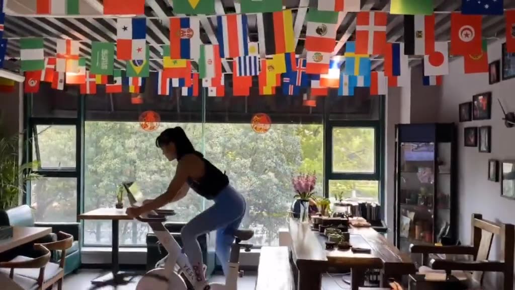 动感单车训练简直太爱了ߥ�ߥ�跟着视频练了45分钟汗水哒哒滴ߒ�...