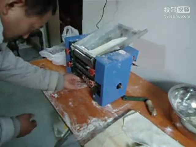 家用电动面条机手摇压面机 手摇面条机家用面条机