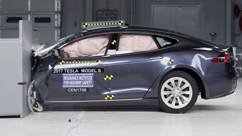 皮薄车轻的日系车碰撞测试却比德系好,这是怎样做到的?